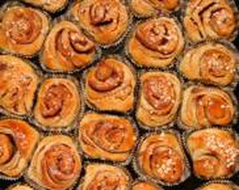 Charlottas goda bullar med äppel- och hallonfyllning - Matklubben